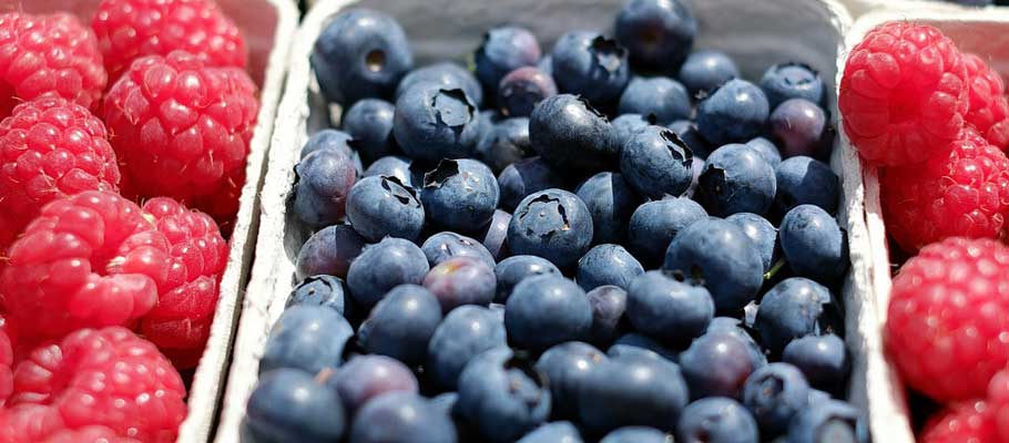 Pickel am Rücken - Ursachen, was dagegen hilt und wie Sie vorbeugen ⚕️